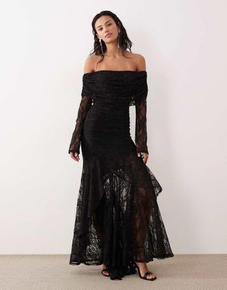 Asos Lang&auml;rmliges, schulterfreies Spitzen-Maxikleid in Schwarz