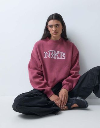 Nike Studio Fleece mittelschweres Sweatshirt mit Grafikprint in Rosa