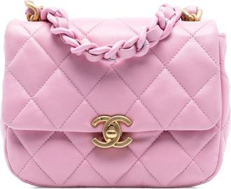 Chanel Hobo Bags - Mini Quilted Lambskin Lacquered Chain Flap - Gr. unisize - in Gold - f&uuml;r Damen