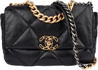 Chanel Crossbody Bags - Chanel 19 Quilted Lambskin Single Flap Crossbody B - Gr. unisize - in Schwarz - f&uuml;r Damen