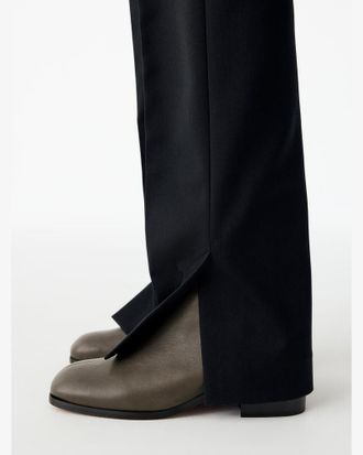 Arket Stiefelette Aus Leder Mit Eckiger Zehenpartie -Grau
