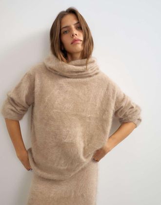 Topshop pull en cachemire bross&eacute; premium &agrave; coordonner, col chemin&eacute;e profond, ton neutre