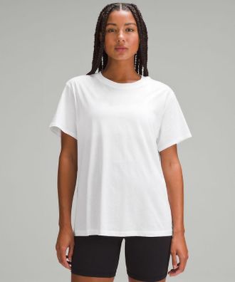lululemon All Yours Baumwoll-T-Shirt f&uuml;r Frauen - Gr&ouml;&szlig;e 10 in White