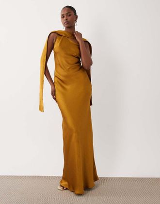Tfnc Robe longue asym&eacute;trique en satin avec foulard - Bronze-Marron