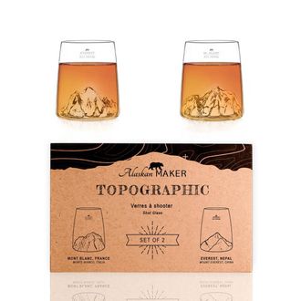 Alaskan Maker Set mit 2 Schnapsgläsern, 6,5 cl - Kristalline Gläser von hoher Qualität, mundgeblasen, mit geprägten Bergen | Tulpenform | TOPOGRAPHIC (Everest & Mon