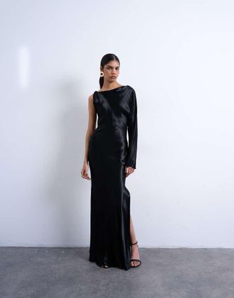 Topshop Satin-Maxikleid in Schwarz mit einem &Auml;rmel und verdrehtem Tr&auml;ger