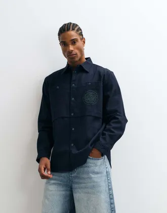 Parlez Clothing chemise &agrave; logo brod&eacute; avec imprim&eacute; poche plaqu&eacute;e en marine-bleu marine