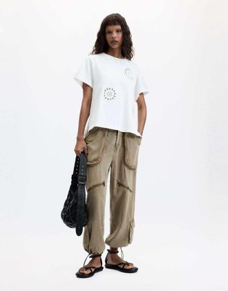 Desigual T-Shirt mit Stickerei in Wei&szlig;