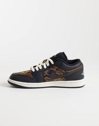 Nike Jordan Nike Air Jordan 1 Low Sneaker in Schwarz und Samtbraun