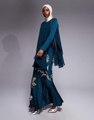 Asos Maxikleid in dunklem Petrol mit Cape-Overlay und schattenhafter Blumenverzierung-Gr&uuml;n