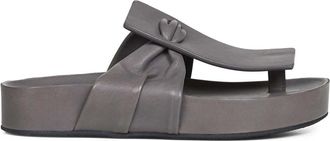 Uma Wang UMA Wang, Femme, Chaussures, Gris, Taille: 38 EU Sandales Carr&eacute;es en Cuir 35 mm