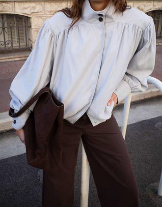 NA-KD Veste fluide &agrave; col montant - Bleu clair