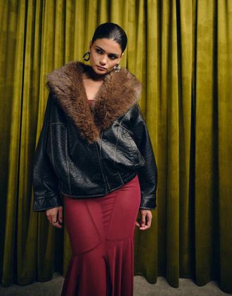 Asos Bomber en similicuir avec col ch&acirc;le en fausse fourrure - Noir