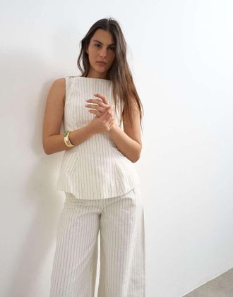 Topshop Top densemble ray&eacute; &agrave; col montant - Blanc
