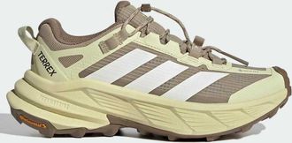 adidas adidas Performance Terrex freehiker SL Gore-Tex Wandersneaker in Gelb und Braun