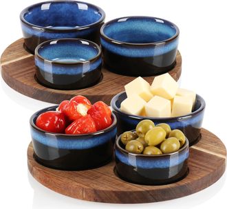 Com-Four 8-teiliges Servierset - Schüsselset mit Holzbrett zum Servieren von Tapas, Mezze oder Antipasti - Schälchen in 3 Größen mit Serviertablett aus Akazien