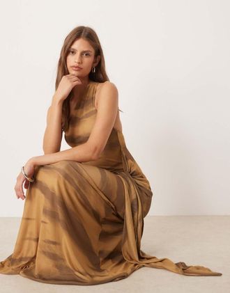 Asos Robe longue en tulle avec d&eacute;tail drap&eacute; et ceinture - Imprim&eacute; animal flou-Multicolore