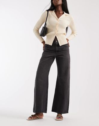 Levi's Middy - Lockere Bootcut-Jeans in verwaschenem Schwarz