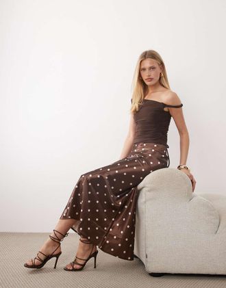 Ra-Re London - Satin-Maxirock in Schokobraun mit rosa Polka-Dots-Brown