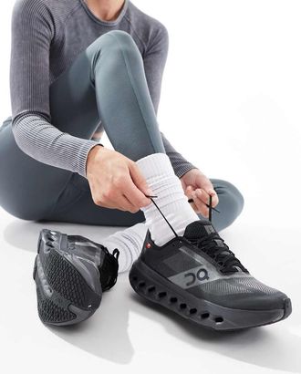 On Running ON - Cloudsurfer Next - Laufsneaker ganz in Schwarz