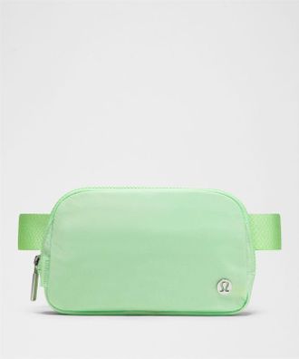 lululemon Everywhere G&uuml;rteltasche 1 L - Gr&ouml;&szlig;e 1 l in Citra Lime