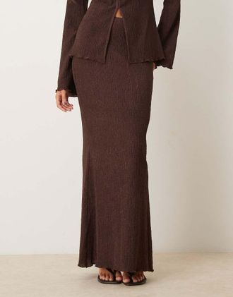 Pretty Lavish Evalina - Maxirock in Braun mit Knitterstruktur, Kombiteil-Brown