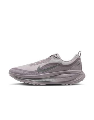 Nike Damen Vomero 18 GORE-TEX wasserdichte Laufsneaker mit reflektierenden Details in Grau