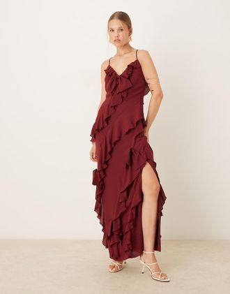Pretty Lavish Maxikleid in Weinrot mit R&uuml;schen und Schleife