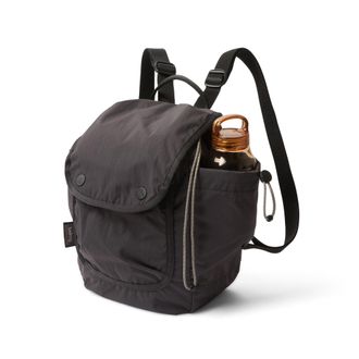 Bellroy Cinch Minipack (leichter 9-Liter-Rucksack mit externer Unterteilung und verstellbaren Schultergurten) - Charcoal