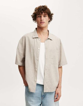 Cotton On Eli - Kurz&auml;rmliges Hemd aus Leinenmix in strukturiertem Hellbeige-Neutral