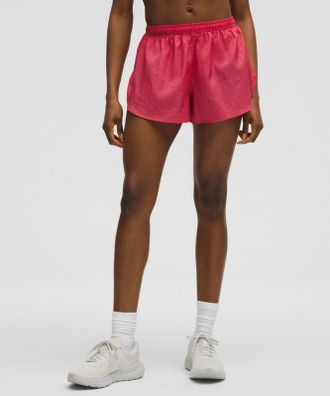 lululemon Laufshorts mit Dolphin-Saum und mittelhohem Bund f&uuml;r Frauen - 8 cm - Gr&ouml;&szlig;e 2XS in Desert Red