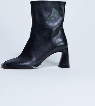 Topshop Star - Bottes en cuir de qualit&eacute; sup&eacute;rieure &agrave; talon carr&eacute; et bout rond - Noir