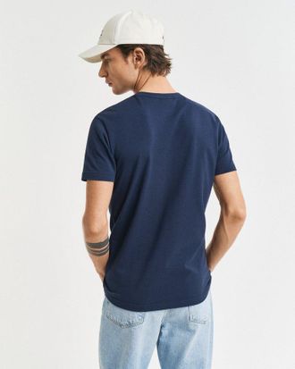 GANT T-Shirt SLIM PIQUE SS T-SHIRT aufgestickte GANT-Wappengrafik auf der Brust