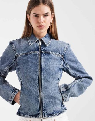 & Other Stories Veste en jean ajust&eacute;e &agrave; fermeture &eacute;clair - Bleu moyen d&eacute;lav&eacute;