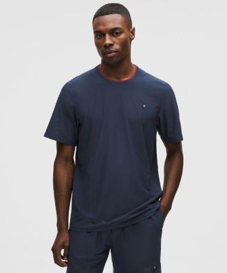 lululemon Haut de tennis ray&eacute;e &agrave; protection anti-UV pour Hommes - Bleu - Taille 2XL