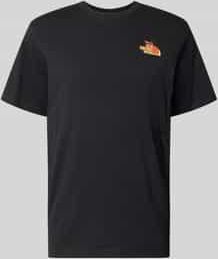 The North Face Regular Fit T-Shirt mit Motiv-Print auf der R&uuml;ckseite