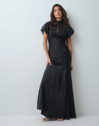 Asos Maxikleid aus Satin-Chiffon-Mix mit Puff&auml;rmeln in Schwarz