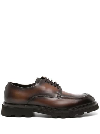 Doucal's mocassins en cuir &agrave; fini bruni - Marron