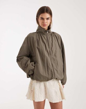 Asos Oversize-Trainingsjacke in Pilzbraun mit Ballonsaum-Gr&uuml;n
