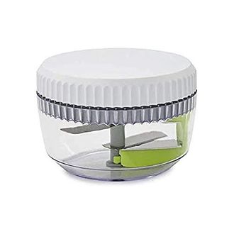 Betty Bossi Onion Chopper ist Nicht nur Zwiebelschneider, sondern echter Allrounder - als Zwiebelhacker, Gurkenschneider oder für sämtliche andere Zutaten