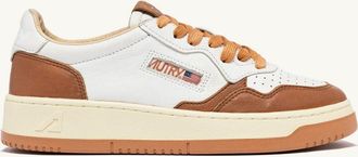 Autry SNEAKERS MEDALIST LOW AUS LEDER FARBE WEISS UND SANDSTORM