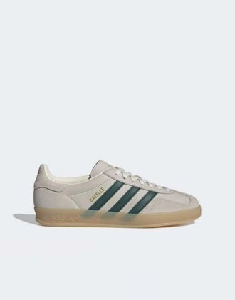 adidas Originals Gazelle Indoor - Schuhe in Creme und Gr&uuml;n-Wei&szlig;