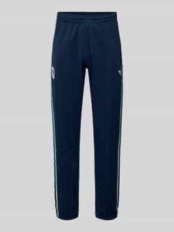 adidas Originals Regular Fit Sweatpants mit Vereins Logo Applikation Modell BLNACO