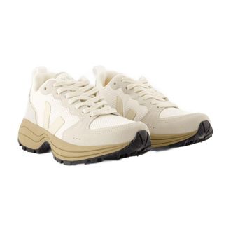 Veja Venturi II Sneaker - White