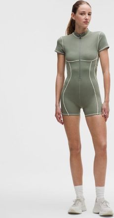 lululemon Ultralu Contour-Seam Onesie 4 f&uuml;r Frauen - Gr&ouml;&szlig;e XS in Willow Leaf