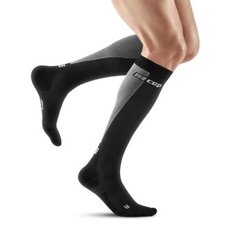 CEP Herren Ultralight Socks Tall V3 Laufbekleidung Kompressions-Socken Black/Grey - Schwarz Iii