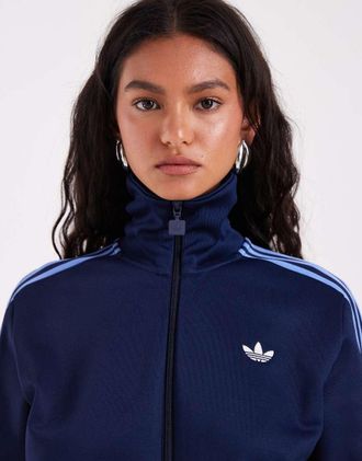 adidas Originals haut de surv&ecirc;tement classique bleu marine et bleu
