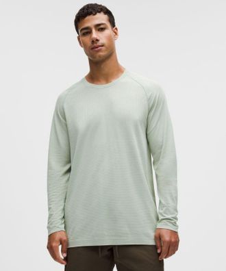 lululemon Metal Vent Tech Langarmshirt e Passform f&uuml;r M&auml;nner - Gr&ouml;&szlig;e 2XL in Fog Green/Pelican