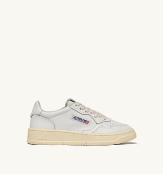 Autry BASKETS MEDALIST LOW EN CUIR BLANC