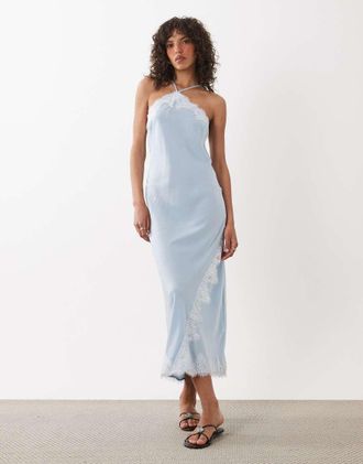 New Look Asymmetrisches Neckholder-Midikleid aus Satin in Blau mit Spitze